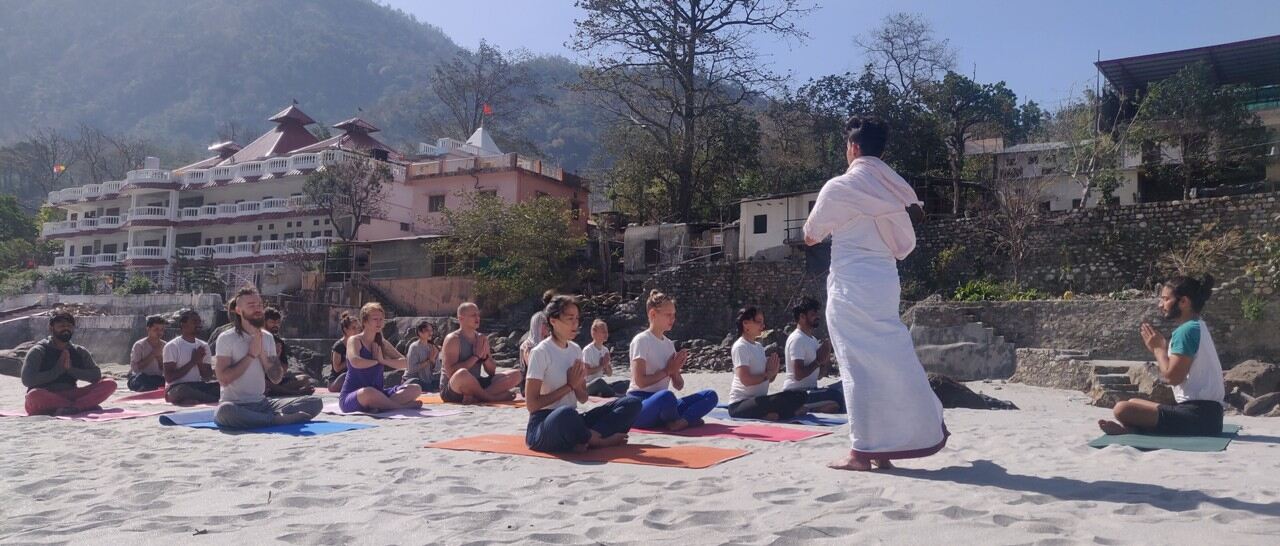 Yoga Teacher Training in Rishikesh - Yoga School Rishikesh
